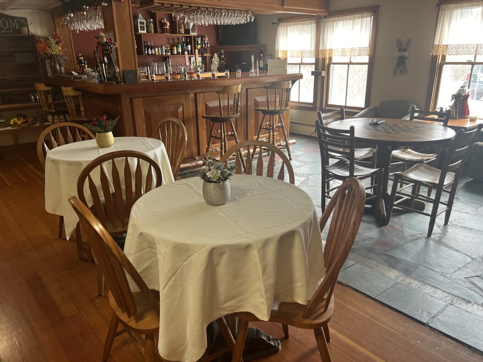 The Vermont Inn - Arrive as Guests, Leave as Family
