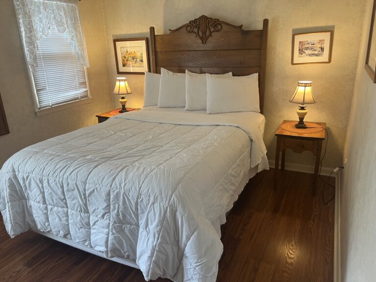 The Vermont Inn - Arrive as Guests, Leave as Family